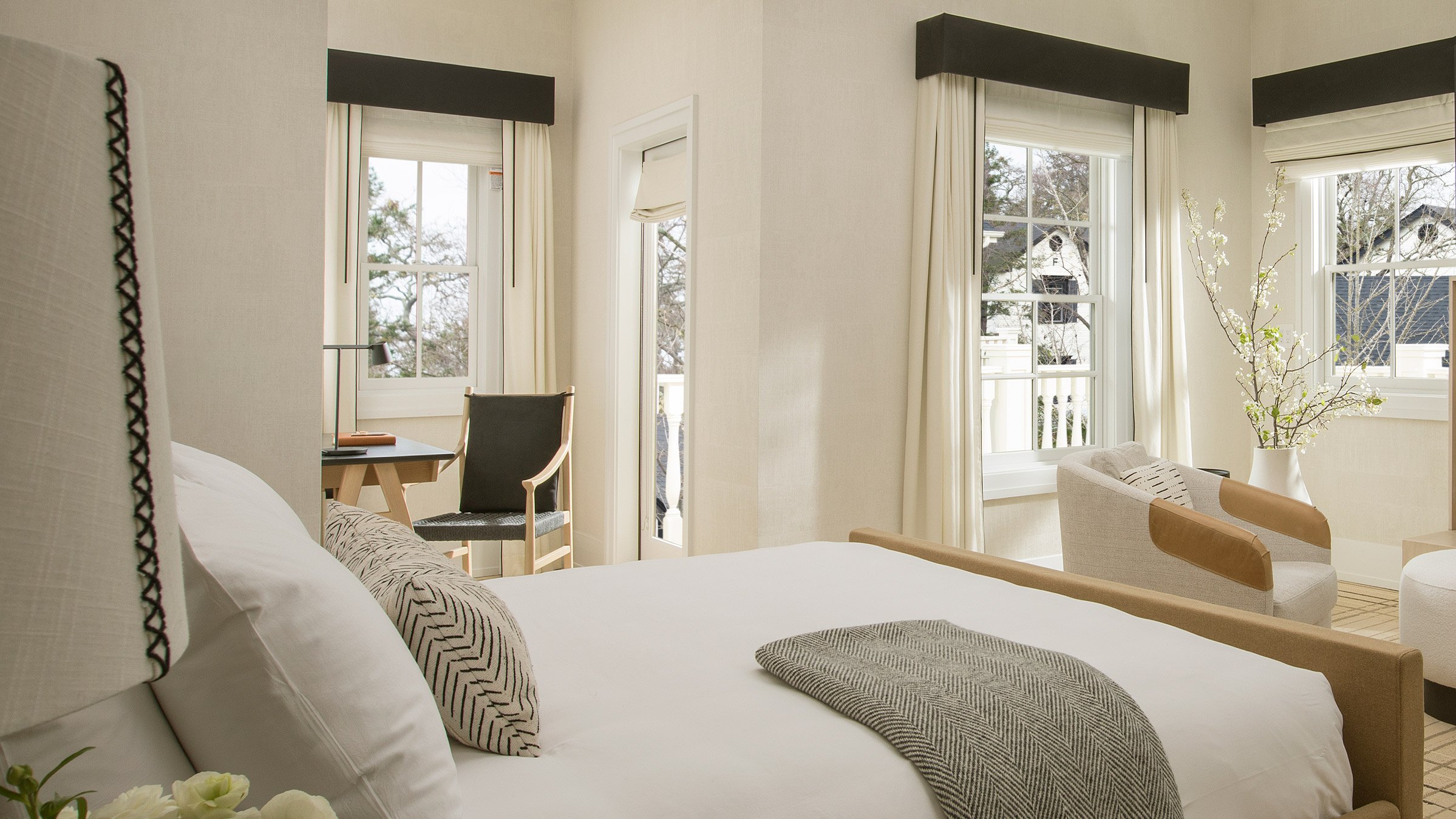 Guestroom | Rooms & Suites | MacArthur Place Hotel & Spa